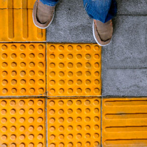 Baldosa – 40×40 – tactil amarilla – Maxibloques